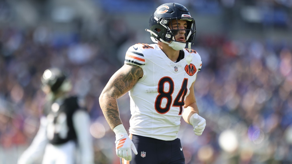 Colston Loveland, Tre’von Moehrig & Levi Drake Rodriguez Named Week 9 ...